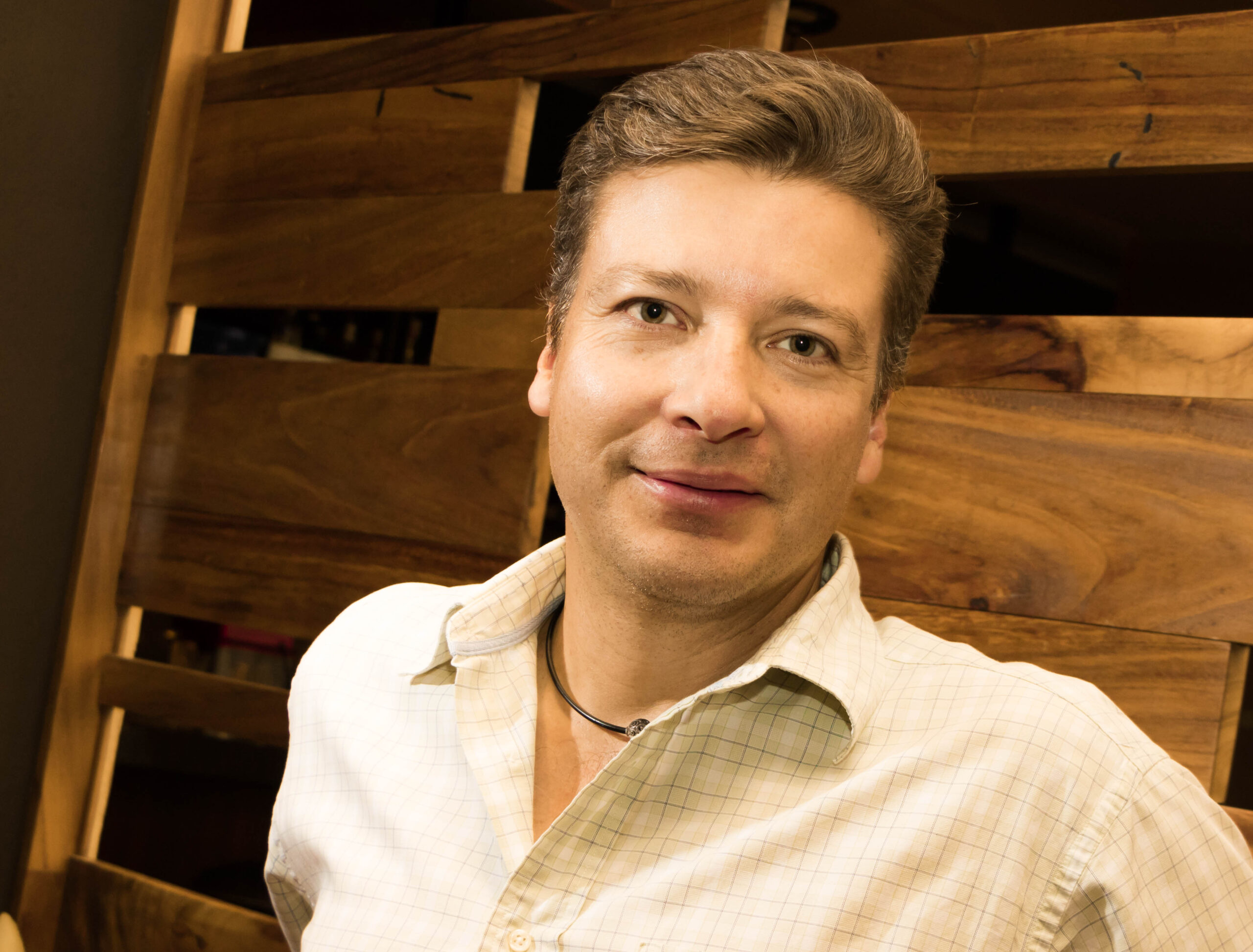 Mario Carballido - Revista Vida y Estilo Oaxaca